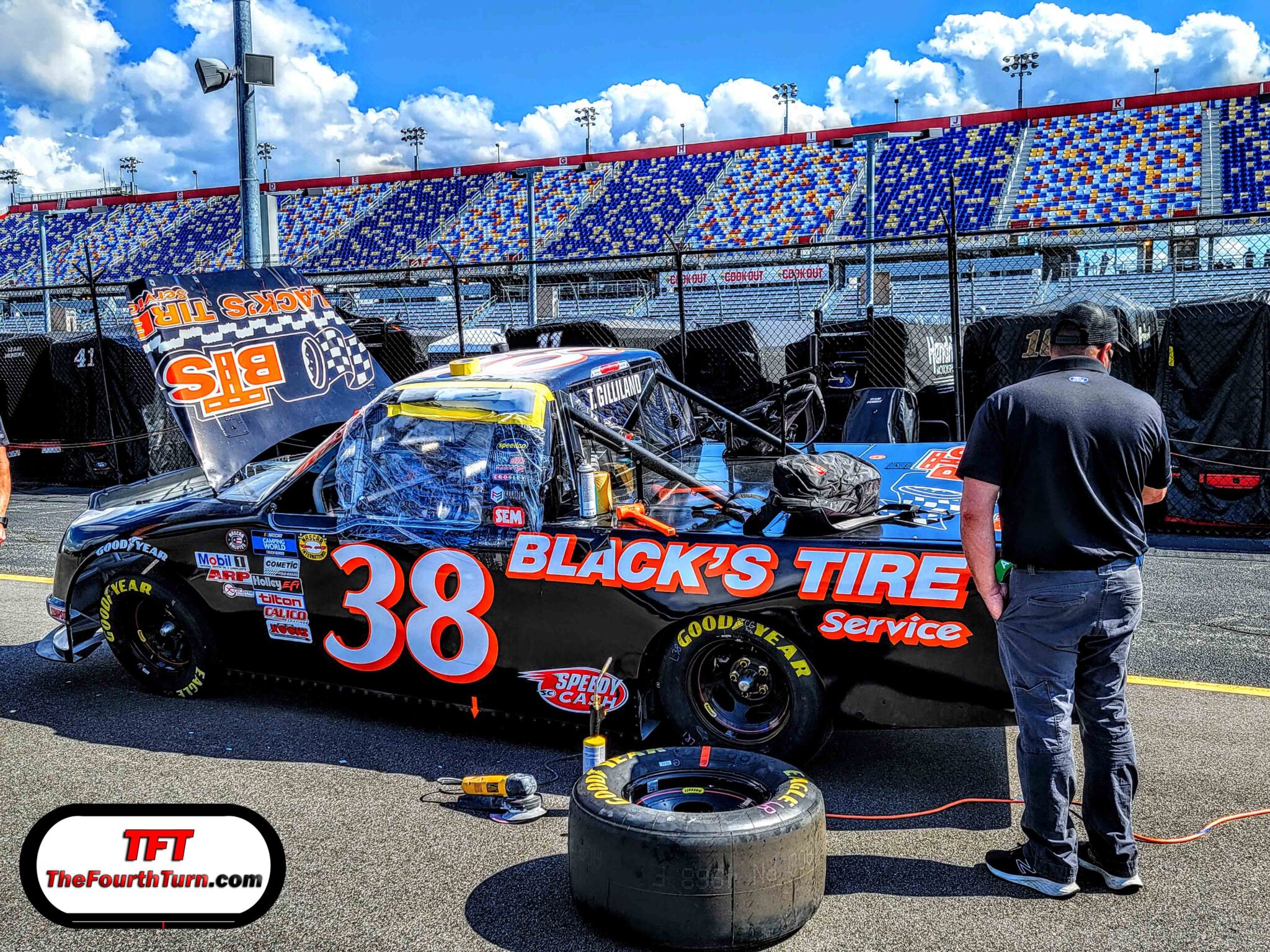 PHOTOS: 2021 NASCAR Camping World Truck Series LiftKits4Less.com 200 At ...