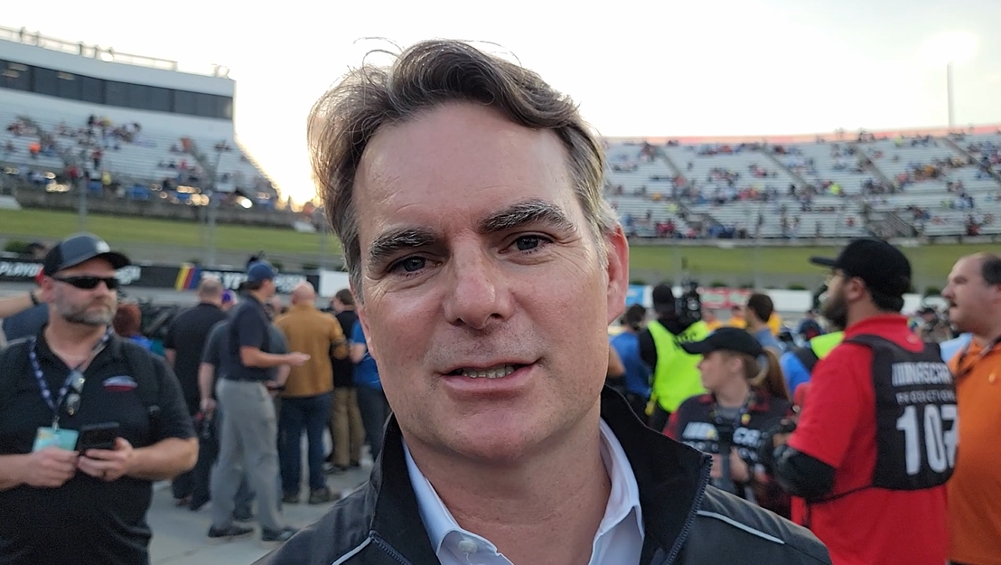 VIDEO: Jeff Gordon Commends William Byron For Hard-Fought Battle To ...