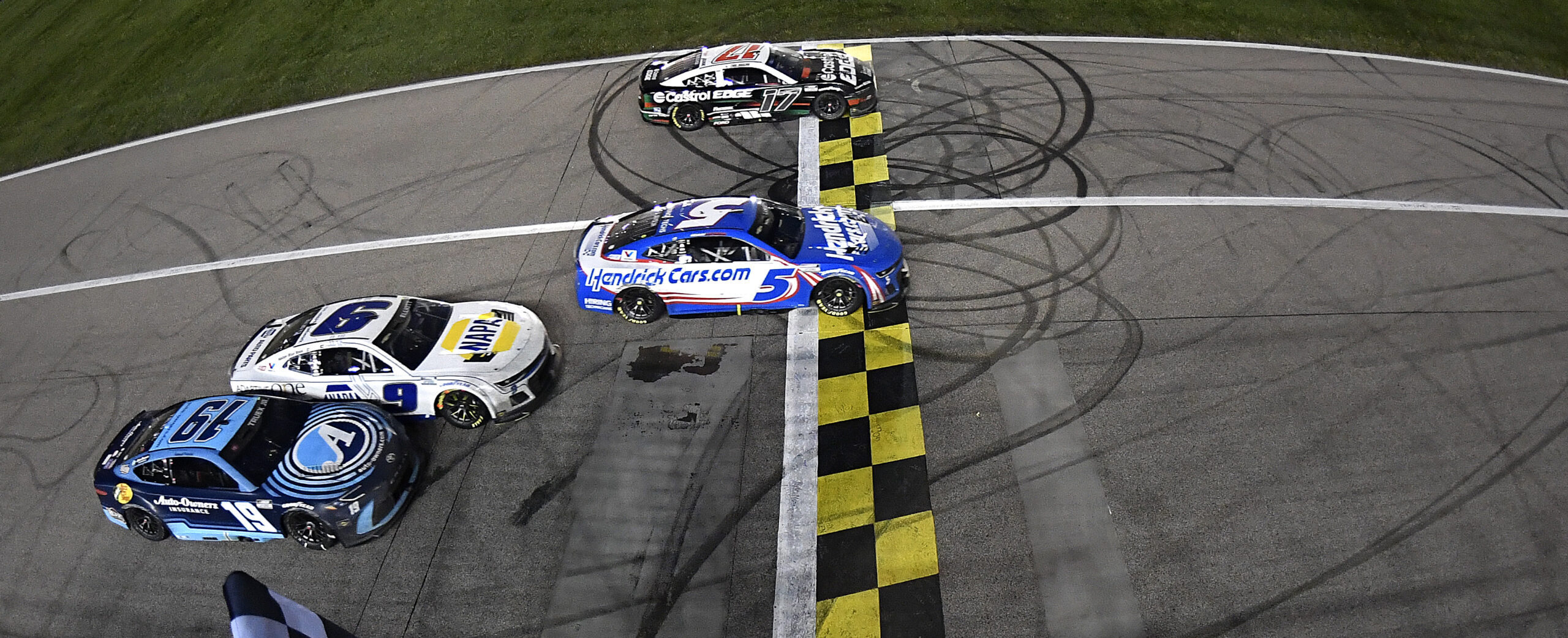 Kyle Larson Beats Chris Buescher At Kansas By 0.001 Seconds In Closest ...